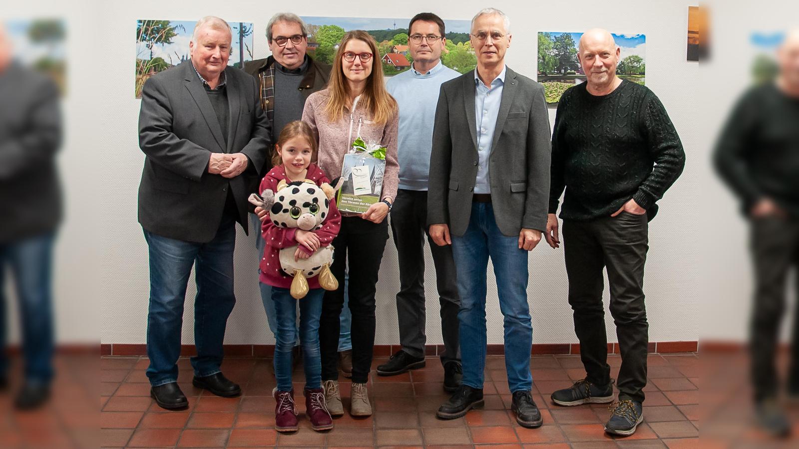 Kathrin Welling zur Ortsheimatpflegerin und Chronistin von Born ernannt ...